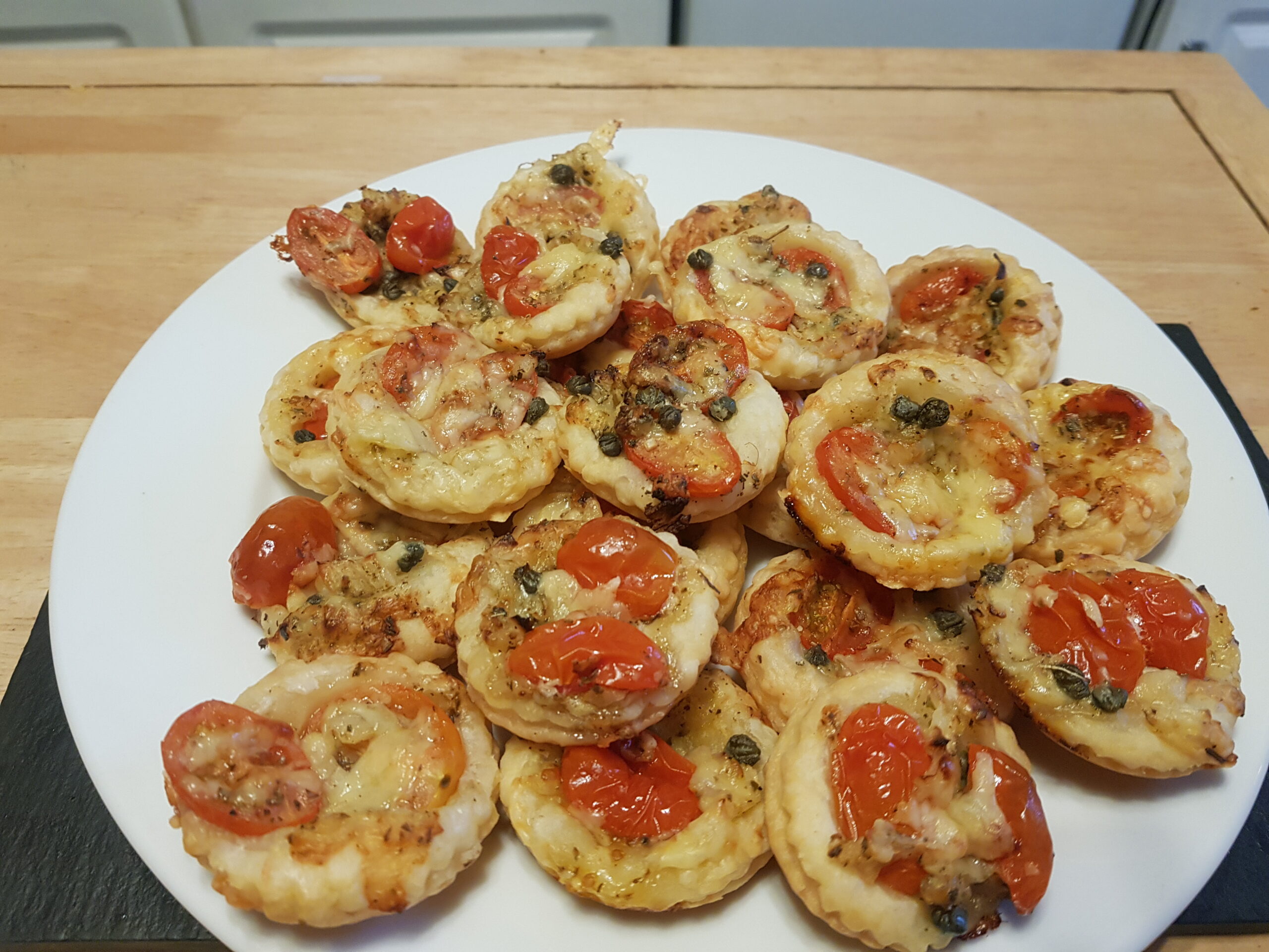 Savoury tomato tarts – Kitchen Flavours